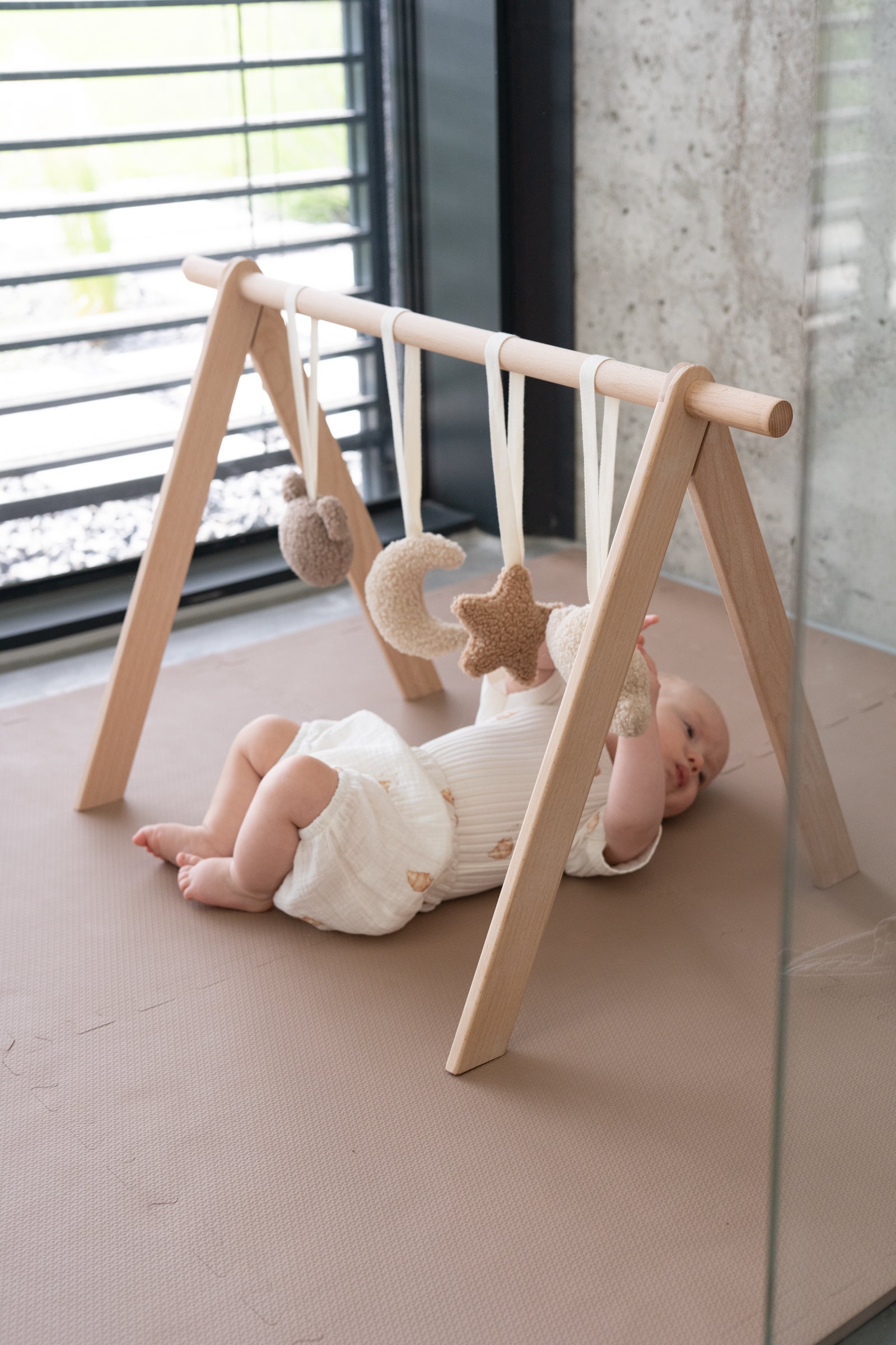 The benefits of baby play gyms – Lolabé baby